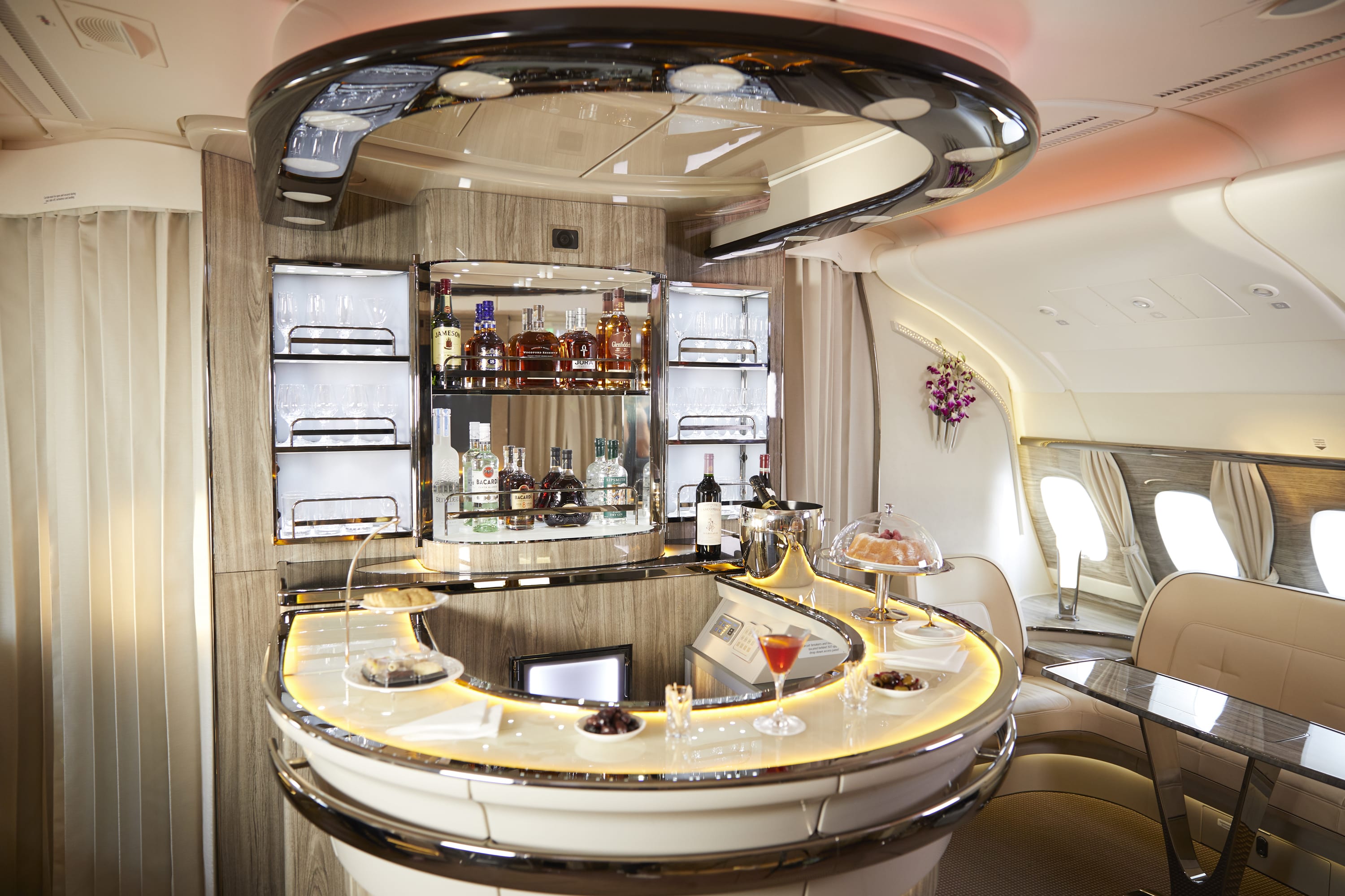 Score 16 Hours Of Emirates First Class For 80 000 Points 74 Bucks