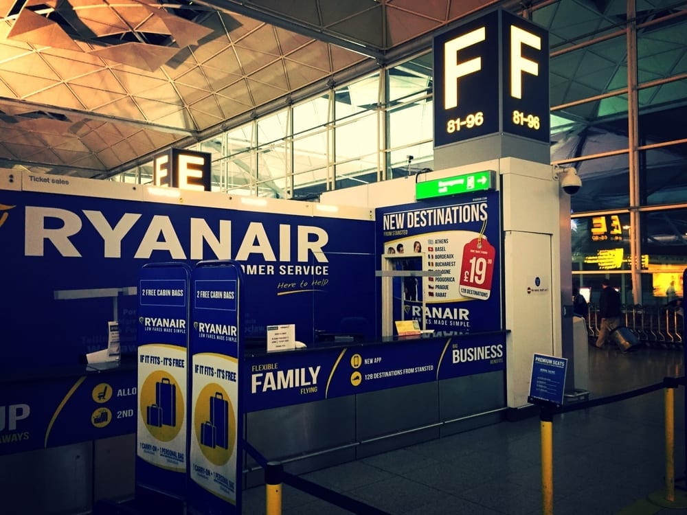 Review: RYANAIR In FULL 360° Virtual Reality... - God Save The Points