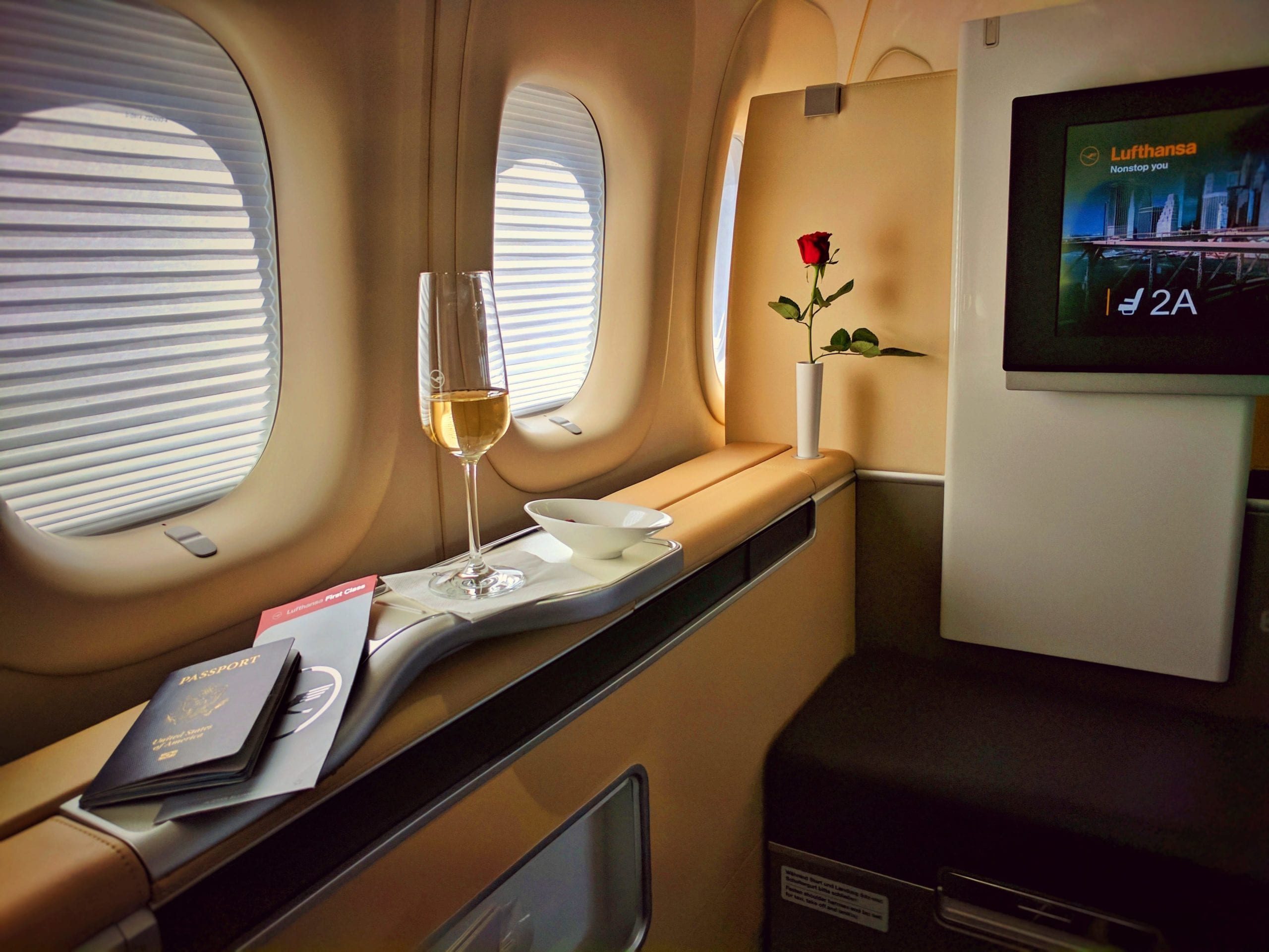 Video: The Ultra Luxe Lufthansa First Class Experience... - God Save ...